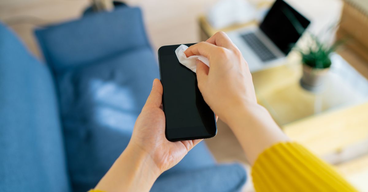 The Best Ways to Clean Your Electronic Devices - The Habitat