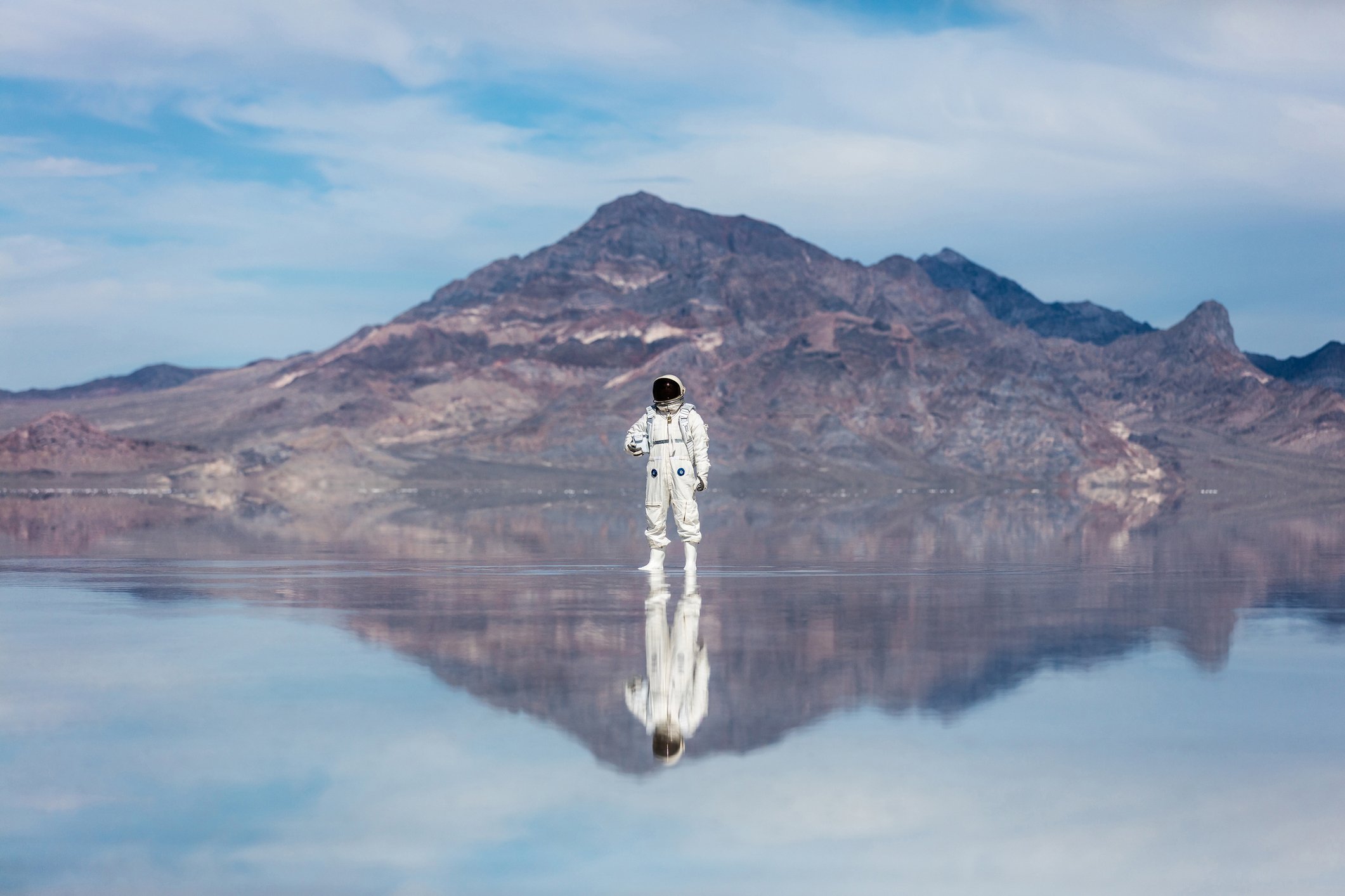 What is Gravity and How Does it Work? - The Habitat