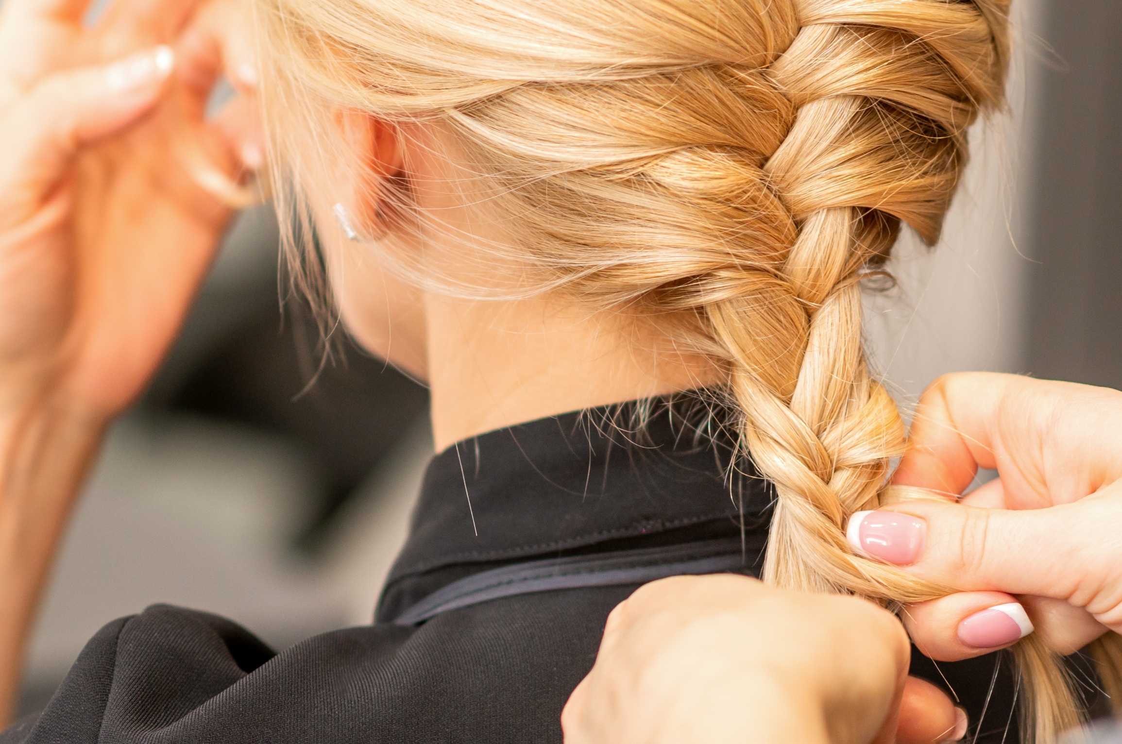 15 Shoulder-Length Hairdos to Try - The Habitat