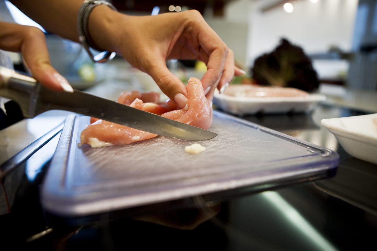 How to Safely Defrost Chicken - The Habitat