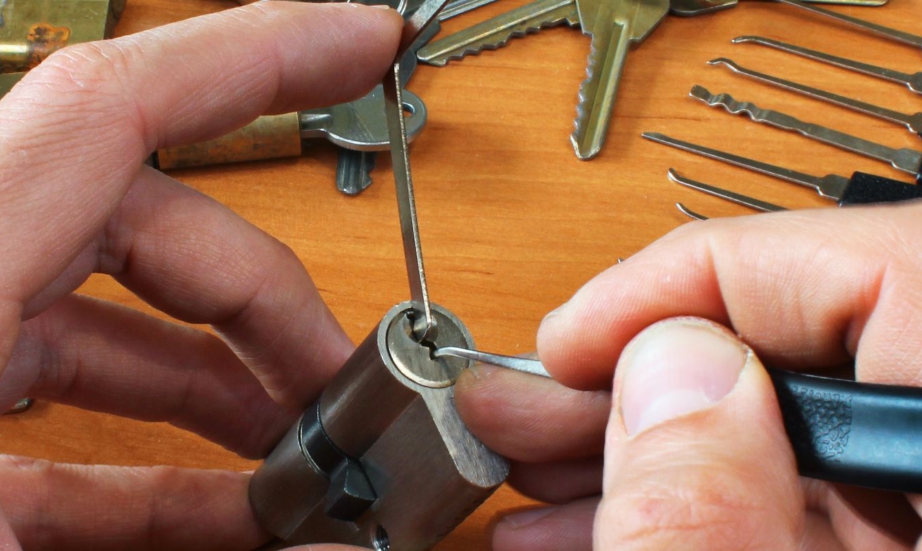 An Easy-Follow Guide To Lock Picking - The Habitat