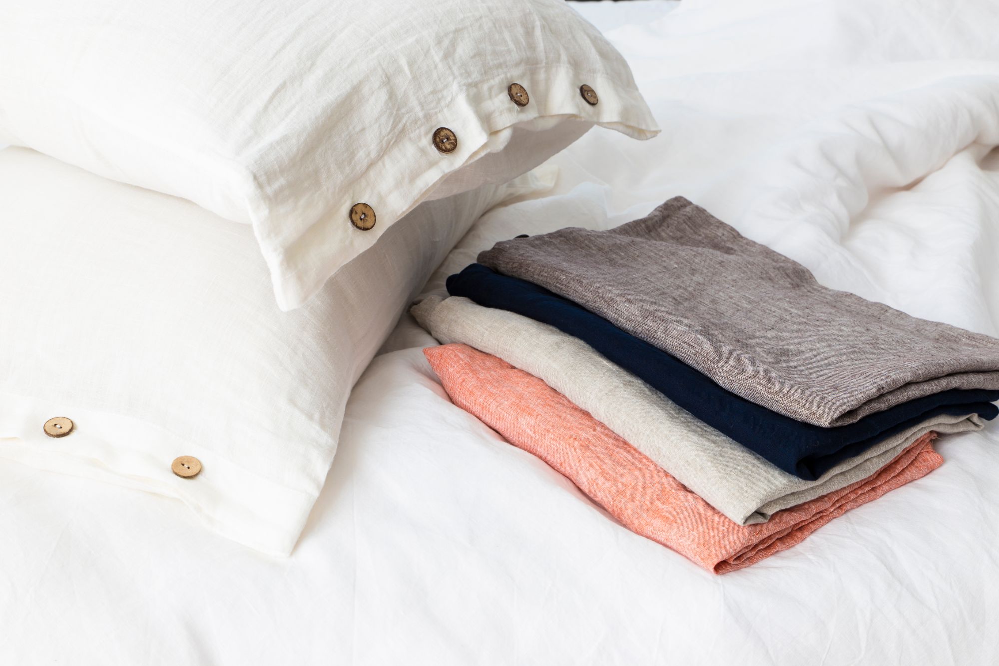 Your Pro and Con Guide to Linen Bedding - The Habitat