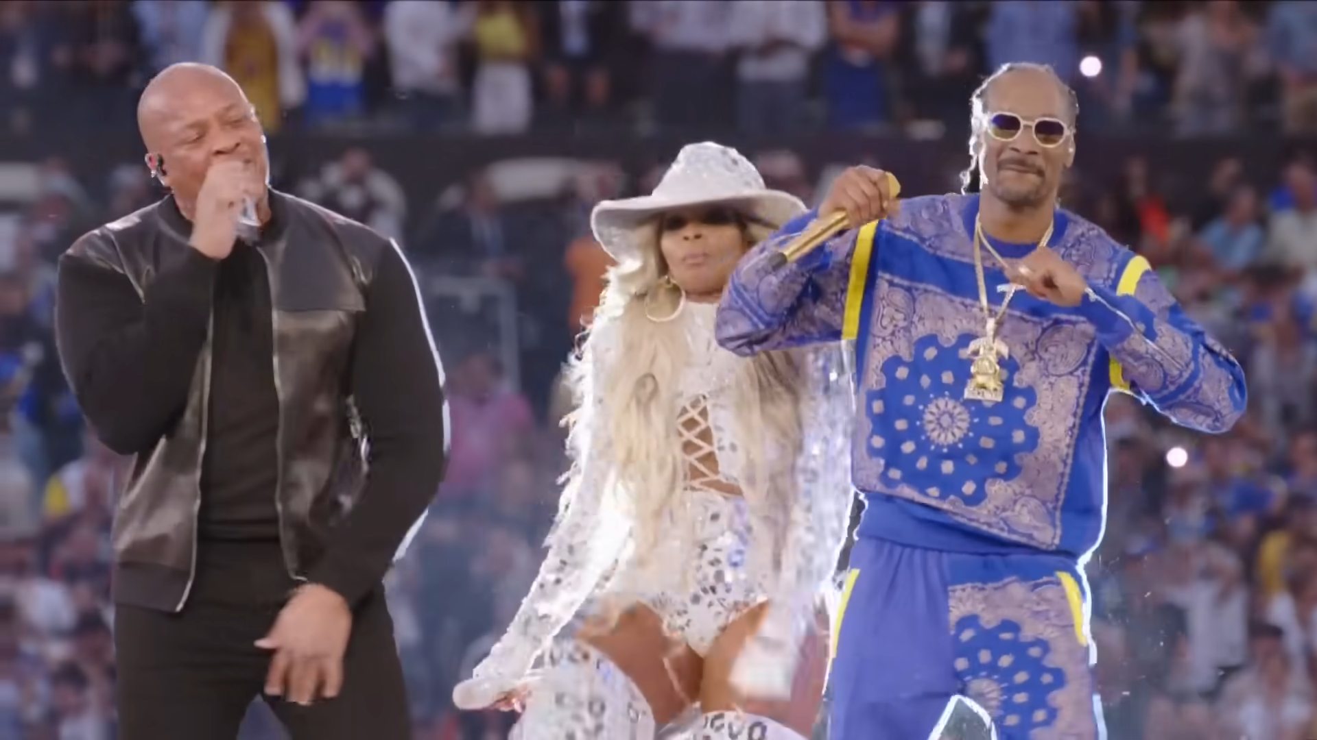 Best Super Bowl Halftime Shows Ever!!! - The Habitat